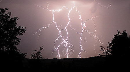Gewitter hinterlassen Spuren im Land | RTF.1