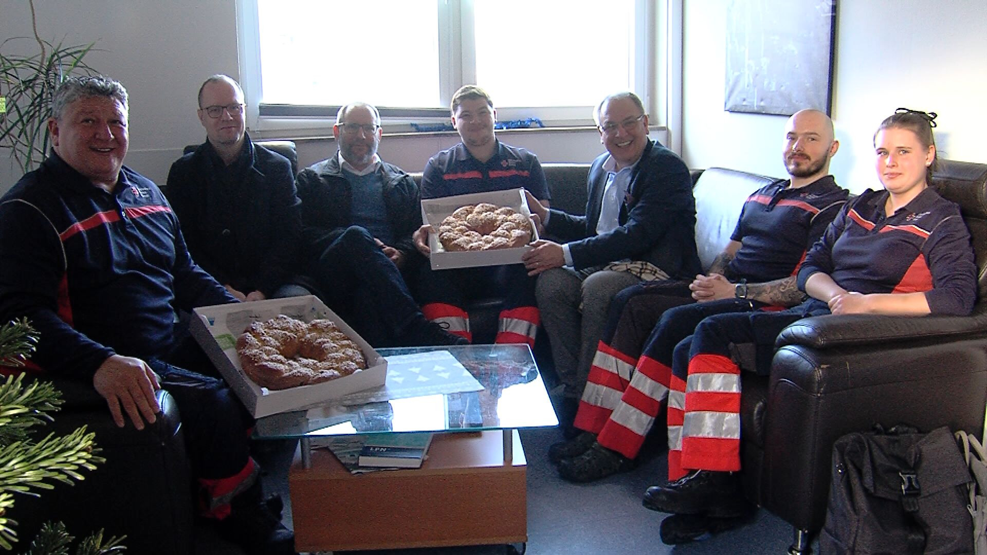 &Völlig unverzichtbar“ - Oberbürgermeister Thomas Keck besucht DRK ...